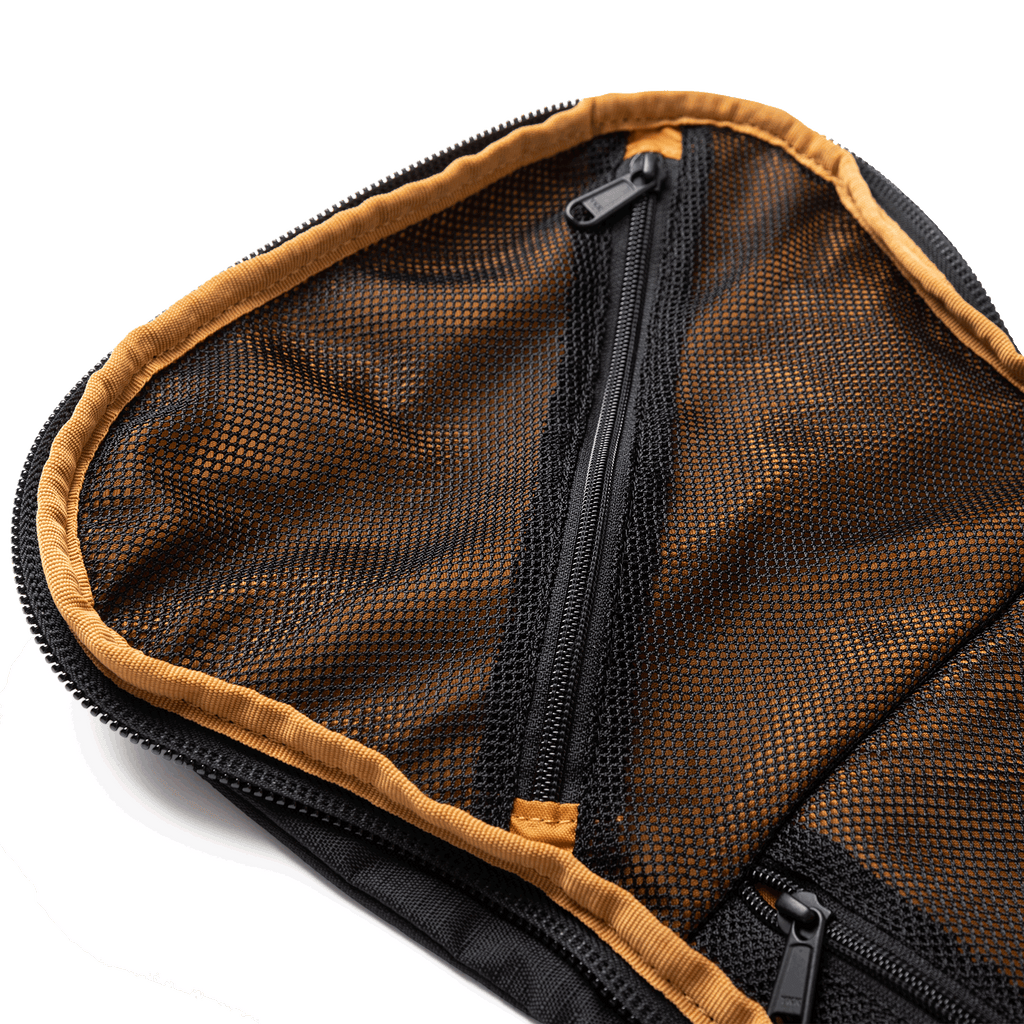 ROARK ACCOMPLICE MULE 25L BAG BLACK | The Drive Skateboard Shop